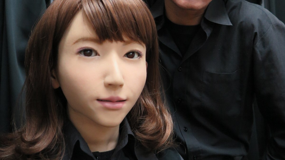 Scientists teach a robot to laugh realistically Scientists teach a robot to laugh realistically